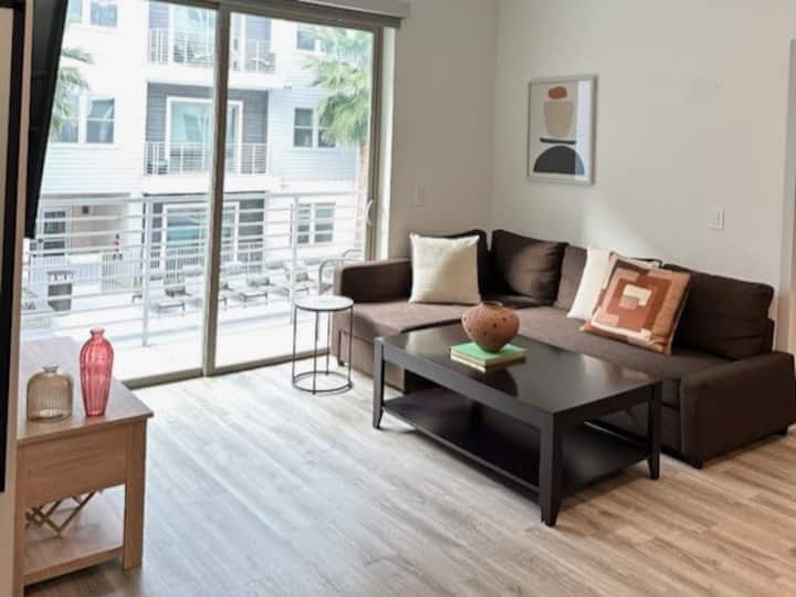 ✨New 2br-balcony 🏊🏽‍♂️ View,🏋️‍♂️ 3 Beds- 30 Day Discounts - Houston