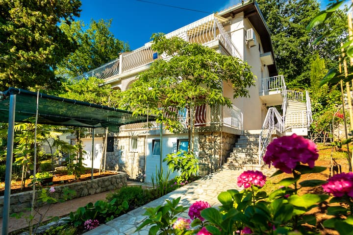 Puskar Charming Bungalow - Cres