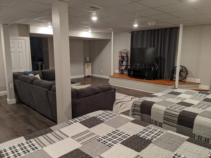 Spacious, Quiet Studio In Great Location! - Springfield, MA