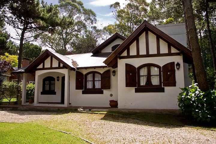 Hay Un Lugar... Chalet En Pinamar Norte - Pinamar