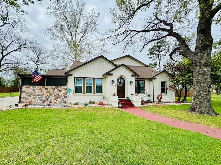 Casa Blanca! In The Heart Of Waco - Waco, TX
