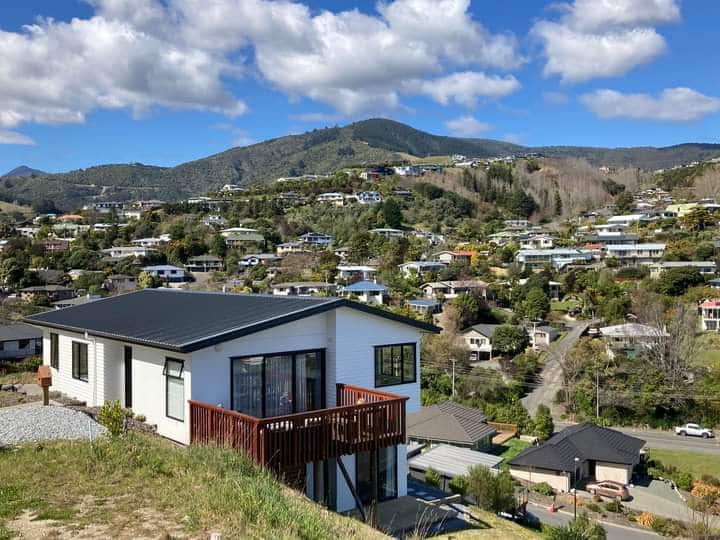 Stunning Views And Sun! - Richmond