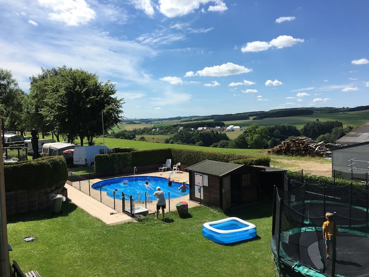 Beau Est Un Chalet Simple Mais Plein De Charme. - Luxembourg