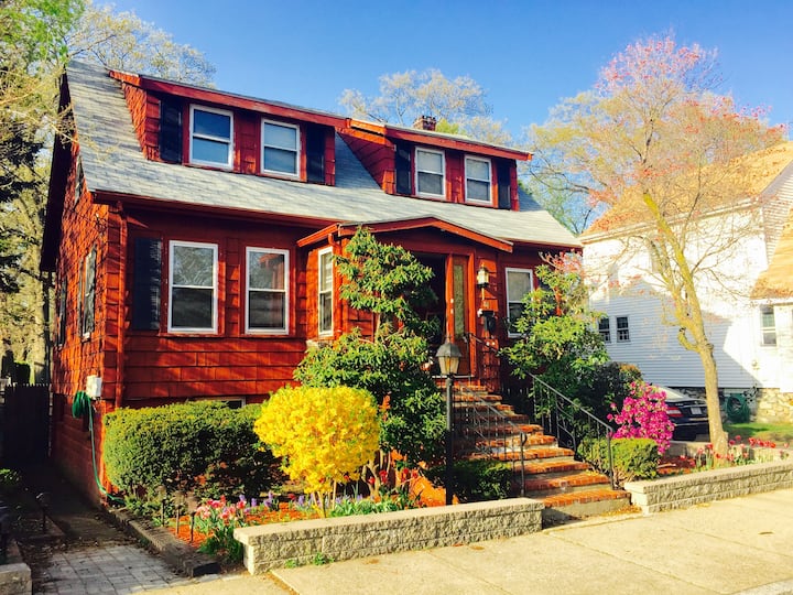 Entire Lovely House With Parking - Wakefield, MA