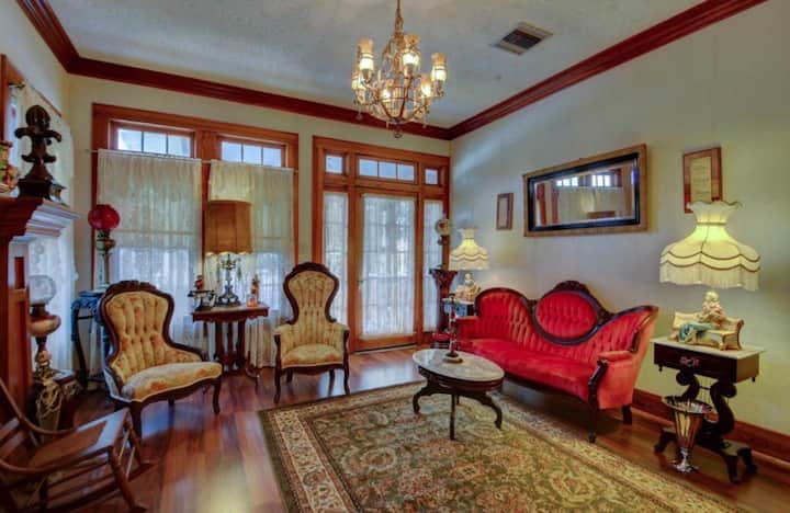 The Mouton Room - Lafayette, LA