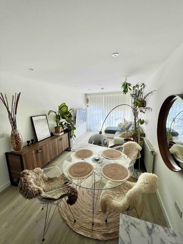 Stunning Flat Near Canary Wharf - London