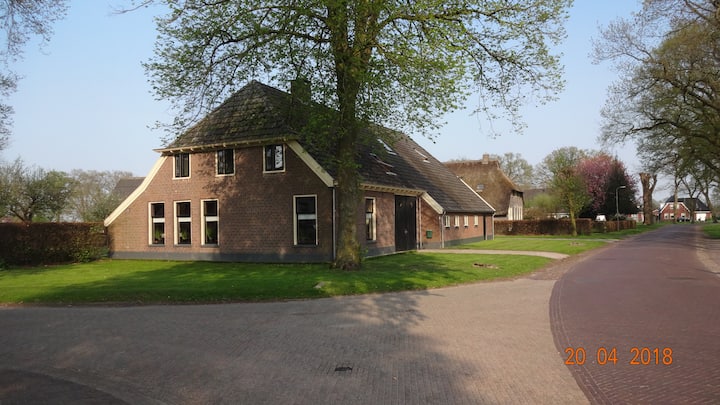 Sfeervolle En Ruime Vakantiewoning/boerderij - Drenthe