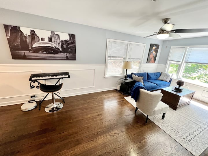 Rarely Available 3 Bedroom & Gated Parking - Homan Square - Chicago