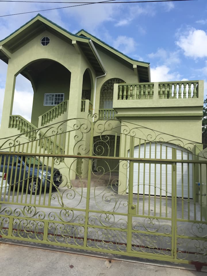 Relaxing Spot For Lovers & Singles - Montego Bay