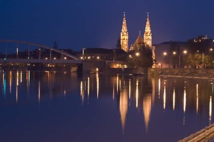 Szállás Akár Két Családnak V. Nagyobb Társaságnak - Szeged