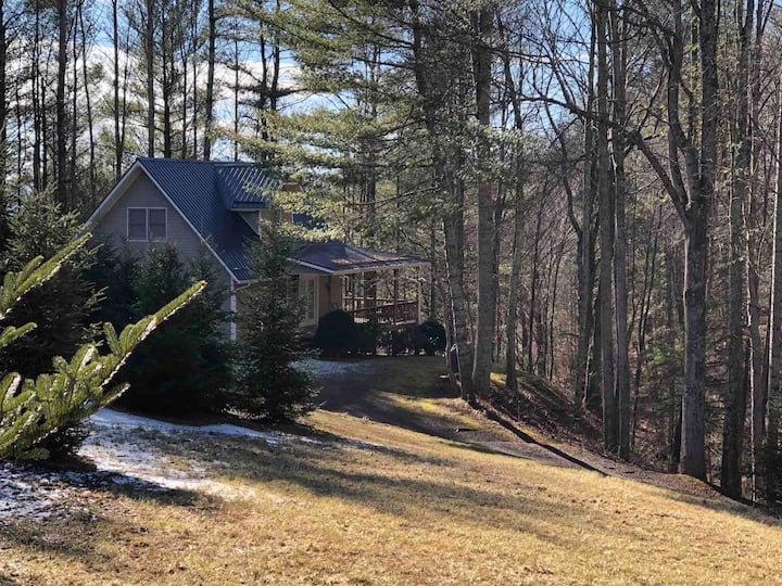 Mtn City House On The Hill, Private But Convenient - Mountain City, TN