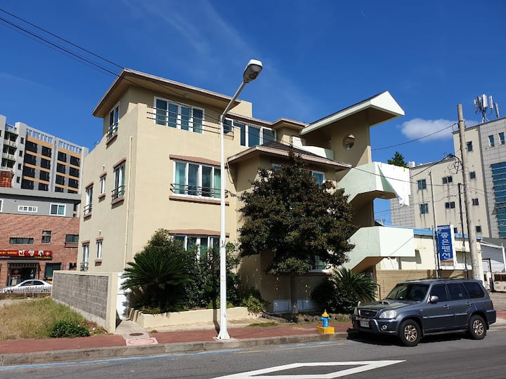 [안전펜션/소독] E좋은펜션 (1층방) - Jeju-si