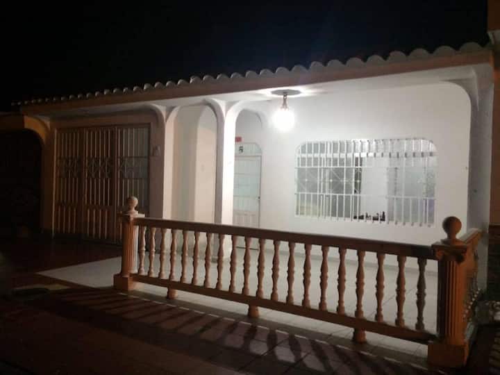 Hermosa Casa De Descanso Acacias ( Rest House) - Acacias