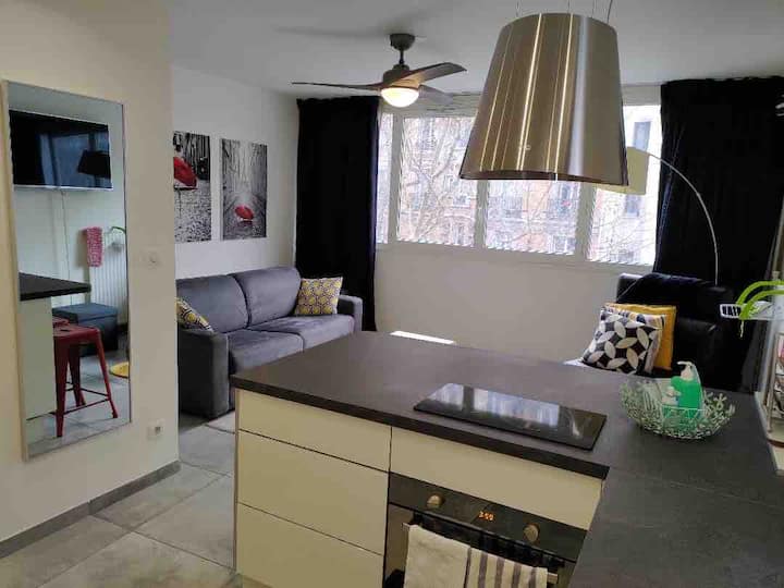 Confortable Studio Avec Parking Paris. - París