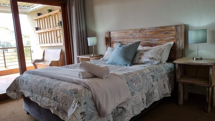 Modern Spacious, Quiet 2 Bedroom Secure Penthouse - Midrand