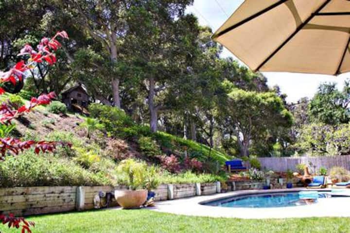 Santa Barbara Pool House Getaway! - Santa Barbara, CA