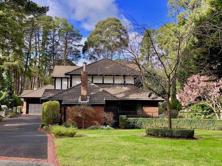 Pride Leisure Tudor House Near Yarra Valley - Bayswater