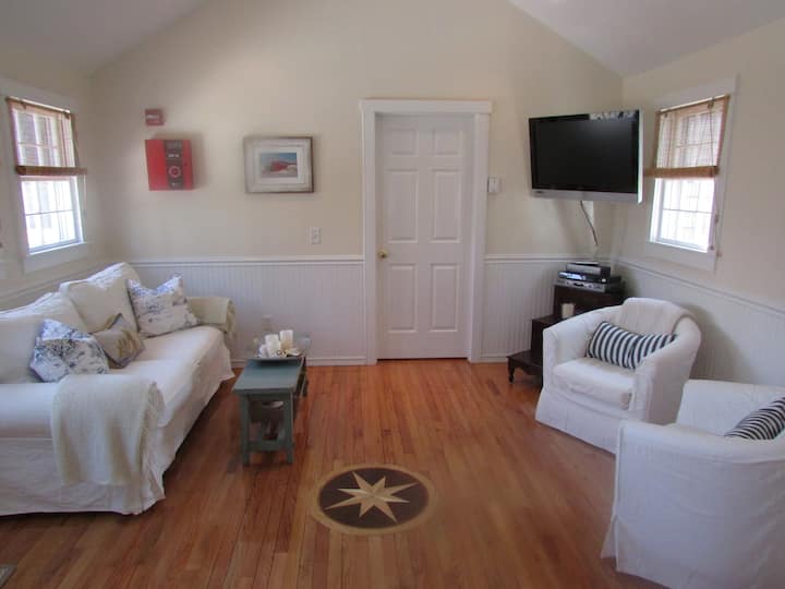 Samtucket Cottage In Town. - Nantucket, MA