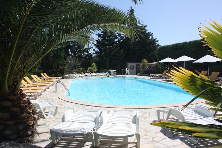Villa Altea, Parc Fleuri Calme, Piscine Chauffée. - Calvi