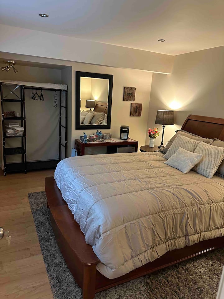 Country Cottage Suite A - Parksville, British Columbia