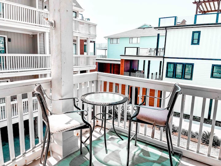 Captain's Corner - Private Beach Access - Carolina Beach, NC