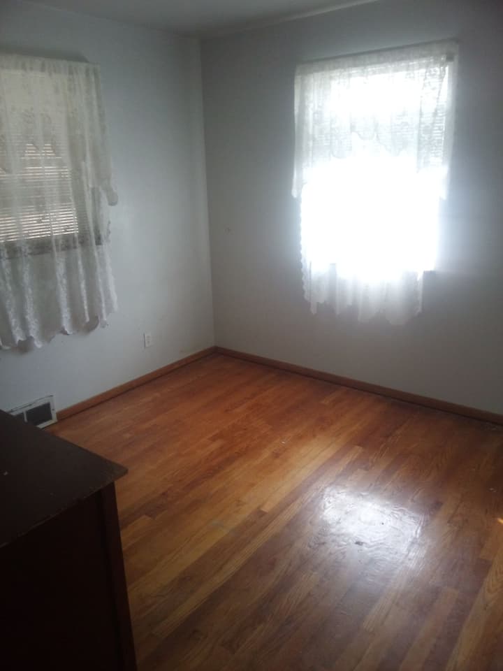 Bachelor Pad With Extra Space - St. Louis, MO