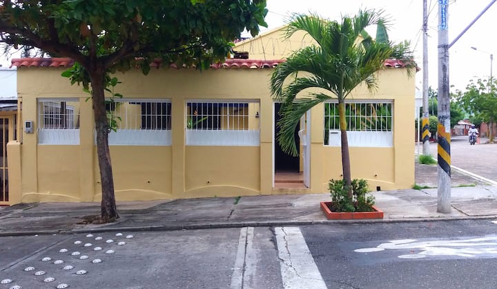 Casa De Glorita Familiar - Piscina Privada - Flandes