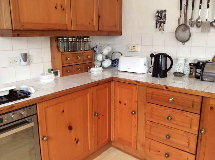 Alice's ( Room 2 ) - London