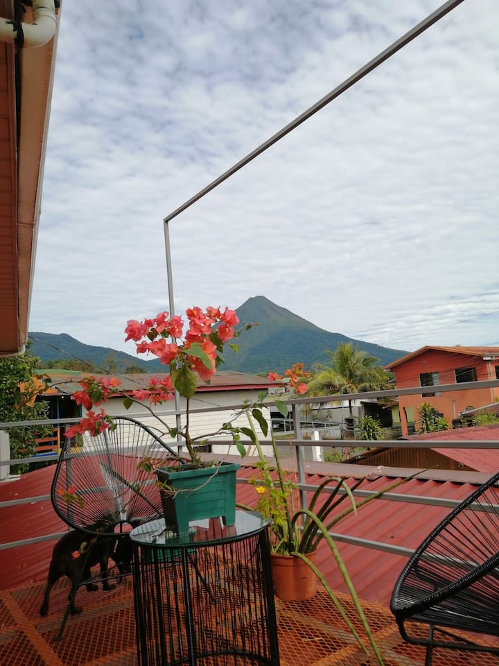Casa Vista Al Volcán
Volcano View House. - La Fortuna