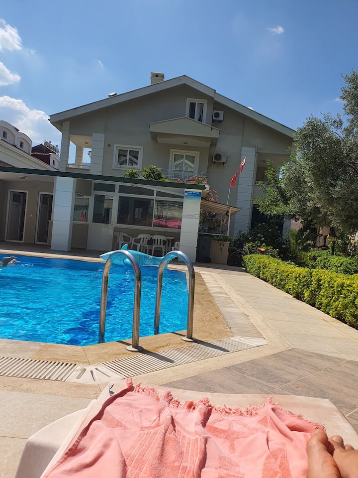 Havuzlu Sitede Huzurlu Bir Tatil - İçmeler