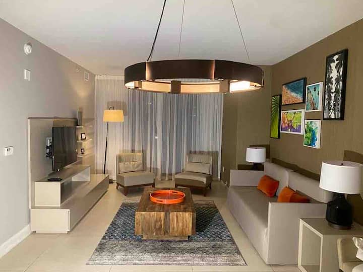 The View And The Comfort! - Hollywood, FL