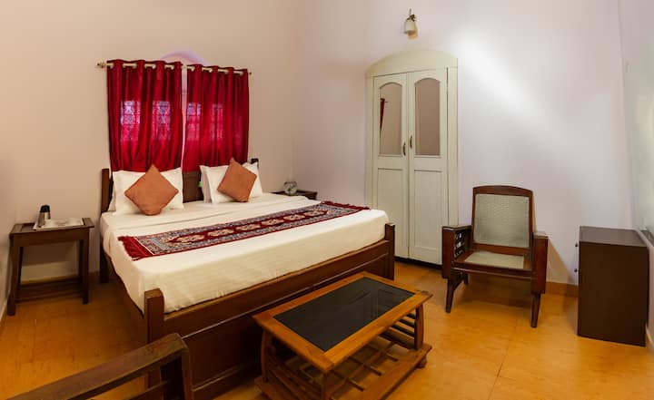 Super Deluxe Room Near Nakki Lake - Mount Abu