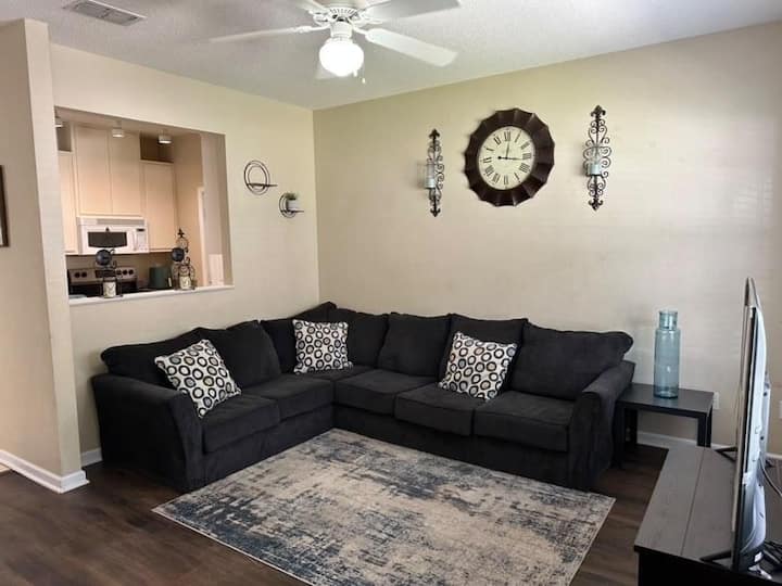 Queen Bed W/ Private Bath! - Tallahassee, FL