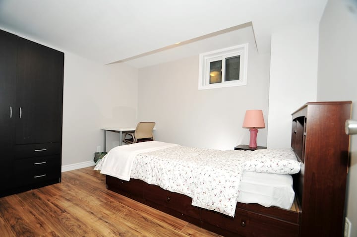 Ottawa/nepean Private Room A (Book At Least 30 N) - Ottawa
