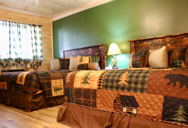 Family-friendly Suite: Lake Views & Rustic Charm - Lake George, NY