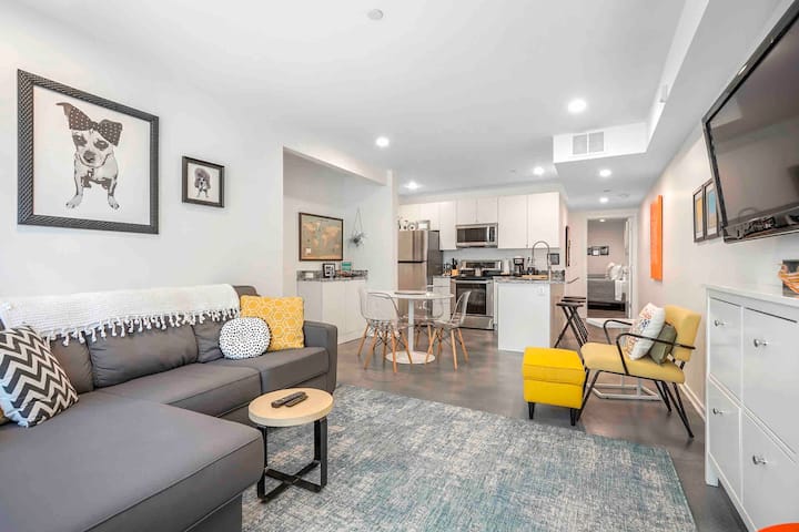 Bright And Artsy Guest Suite In Rino - Denver, CO
