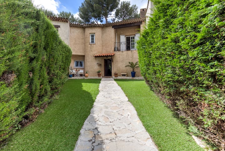 Charming Provençale Villa In The Hills Of Antibes - French Riviera