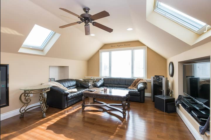 Nice Unique Spacious Upper Condo Suite, - Sarnia