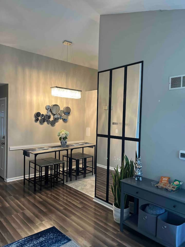 Blue And Gray Modern Apartment! - Lexington, KY