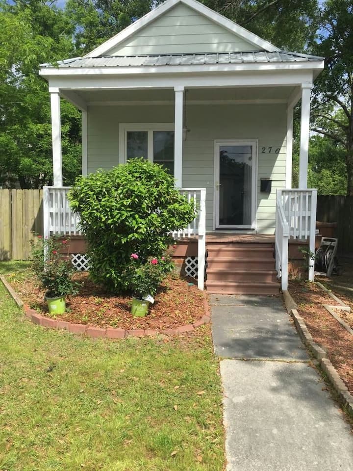 The Cozy Cottage A Beautiful Getaway To Relax!! - ビロクシ, MS