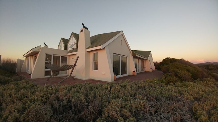 88 Sunbird - Table Mountain Facing- Beach House. - Darling