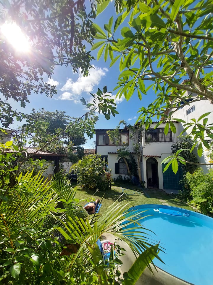 Perto Da Praia E De Arraial, Com Gramado E Piscina - Cabo Frio