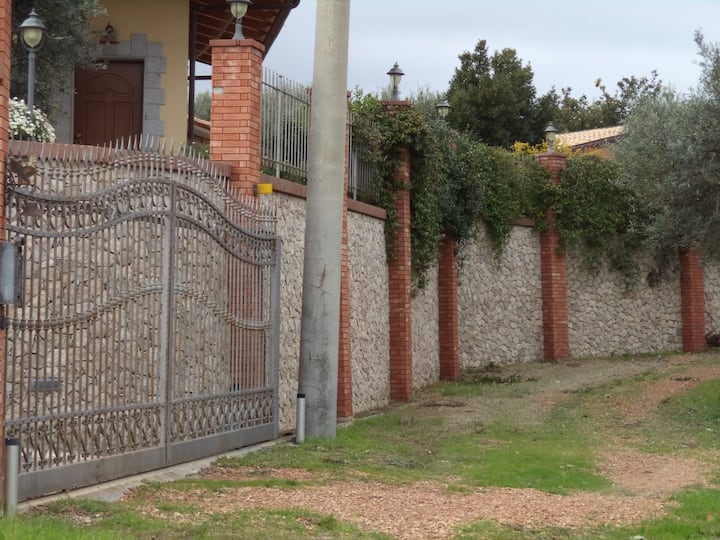 Villetta Indipendente In Campagna - Roccella Ionica