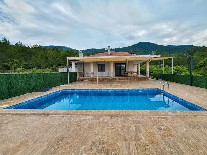 Villa Sevgi (Doğanın Içinde Havuzlu Tatil Evi) - Dalaman