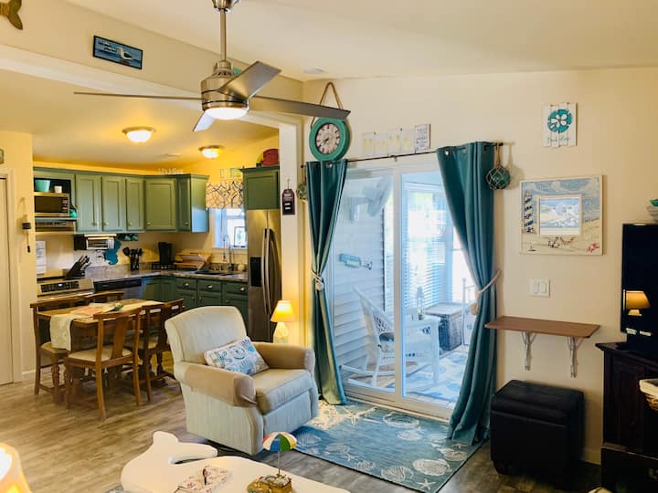 Beach Dreams Coastal Escape, Pool, Hot Tub & Gym - Ogunquit, ME
