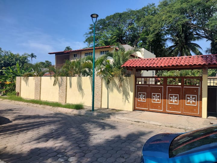 Casa 35 Personas - Zihuatanejo