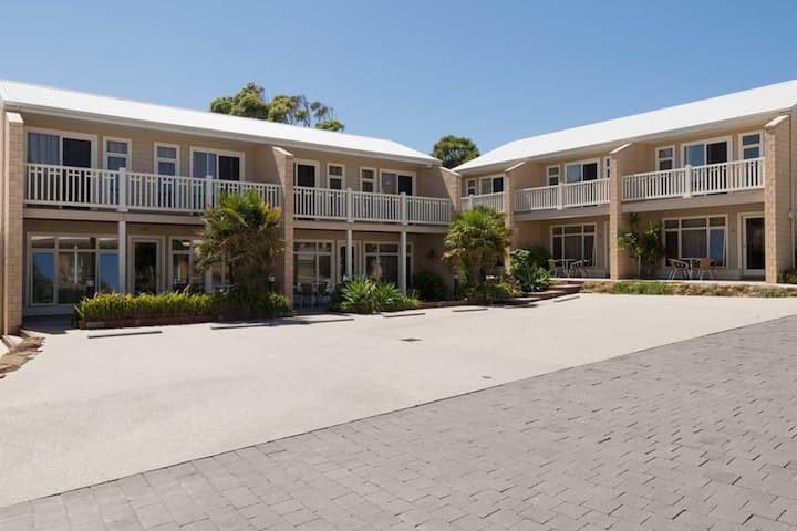 Port Campbell Parkview Spa Apartment 2 Bedroom - Port Campbell