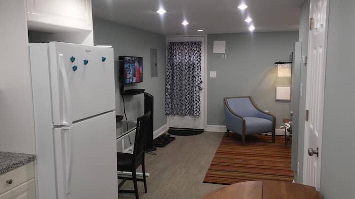 Columbia Heights Basement Studio - Washington, D.C.