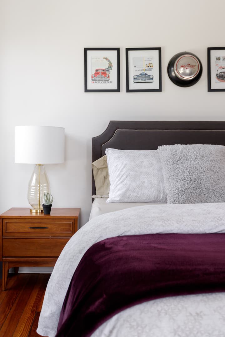 Stayloom's Roomy, Restored Victorian Luxury Home - Savannah, GA