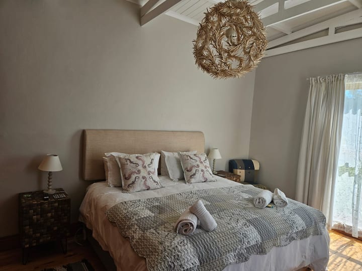 Haus Muller | Budget Twin Room - Clanwilliam